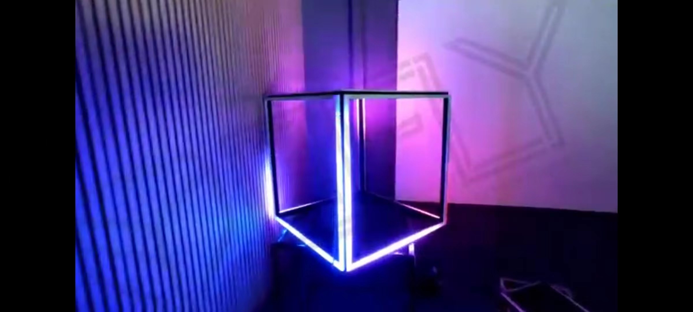 Three-sided Illuminated Cube LED Profile